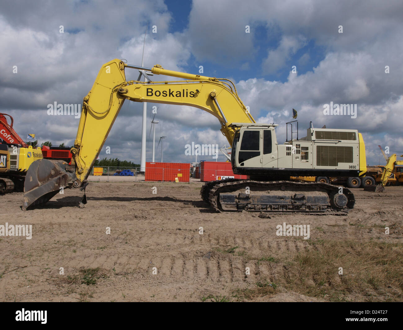 Construction vehicle and cat hi-res stock photography and images - Alamy