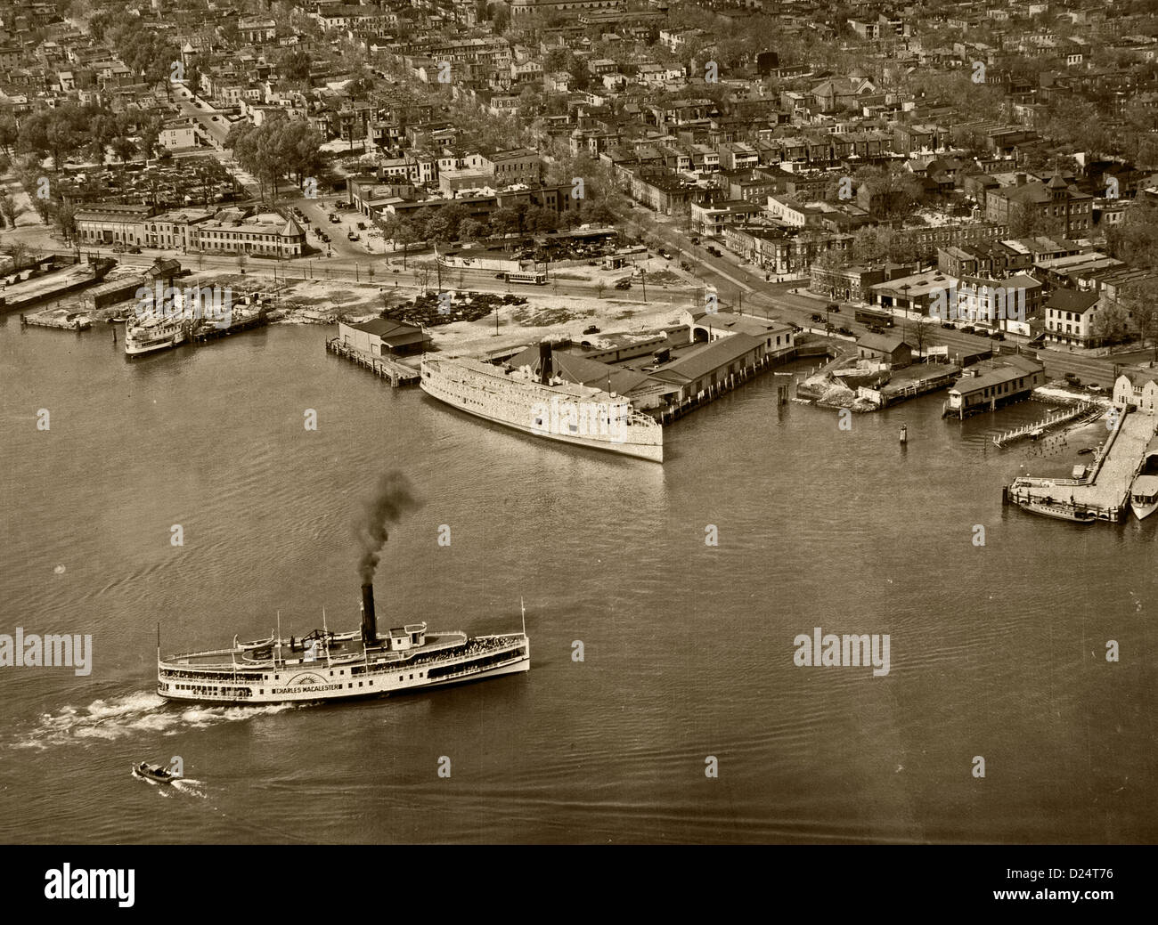 historical aerial photograph wharfs Washington, DC 1931 Stock Photo - Alamy
