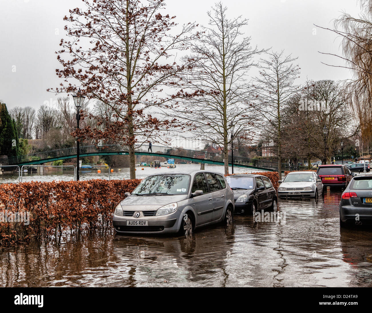 Flood flooded tidal trapped wet footbridge hi-res stock photography and ...