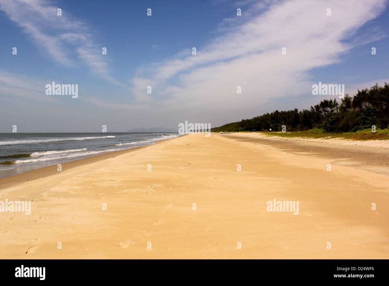 Kerala landscape beach hi-res stock photography and images - Alamy