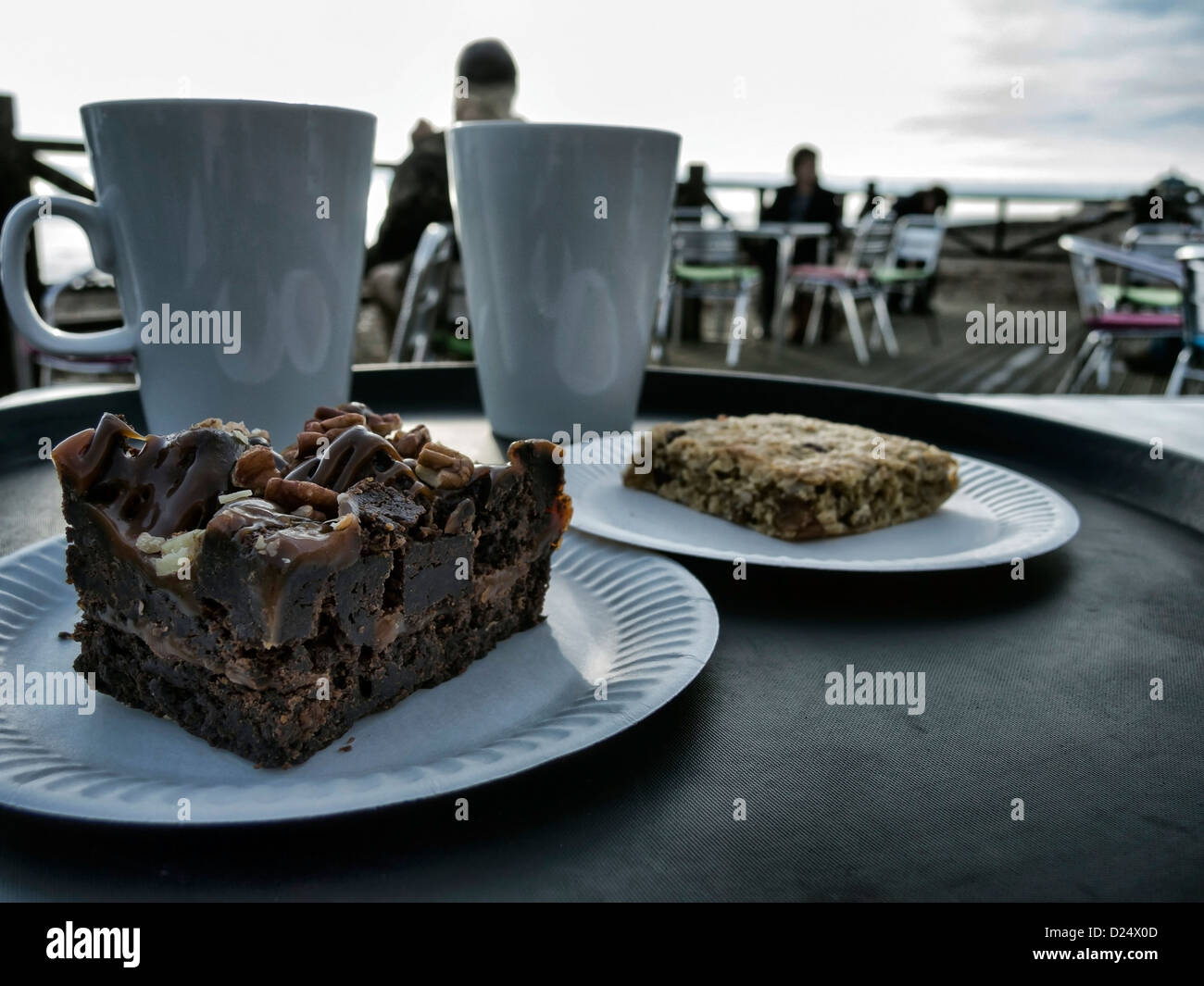 Two couple tea cupcake hi-res stock photography and images - Alamy