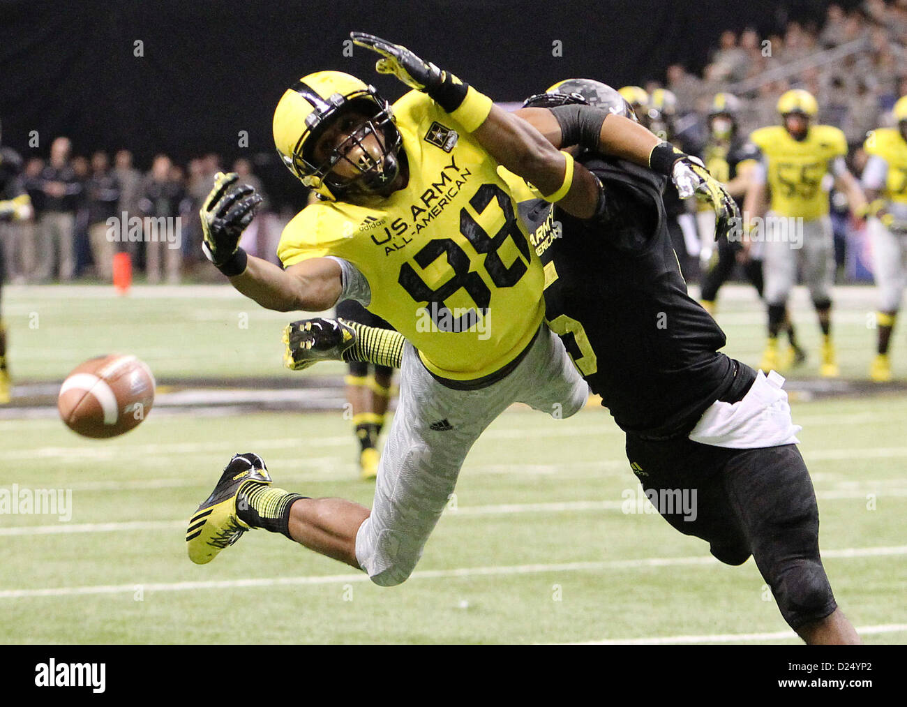 Jan. 5, 2013 - San Antonio, Texas, USA - Corey Robinson (88) of San ...