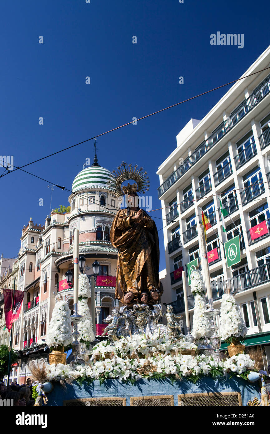 Statue flowers procession catholic hi-res stock photography and images ...