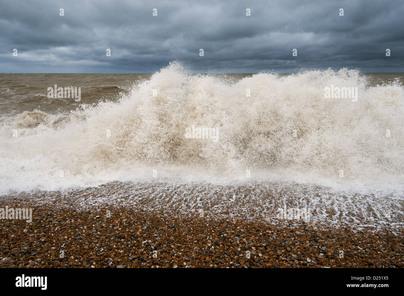 Shingle shore shoreline hi-res stock photography and images - Alamy