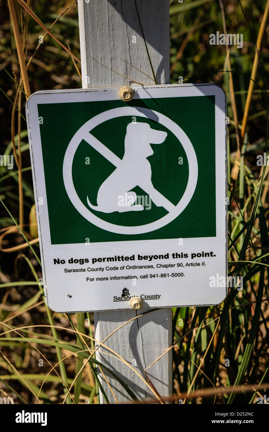 Guide dogs allowed signage hi-res stock photography and images - Alamy