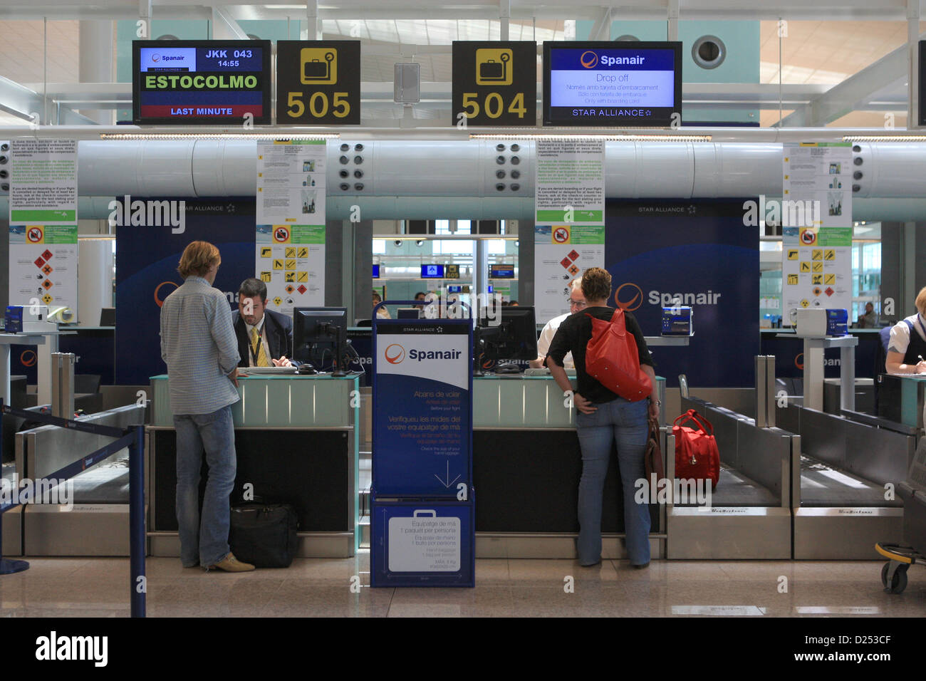 Spain check in barcelona airport hi-res stock photography and images ...