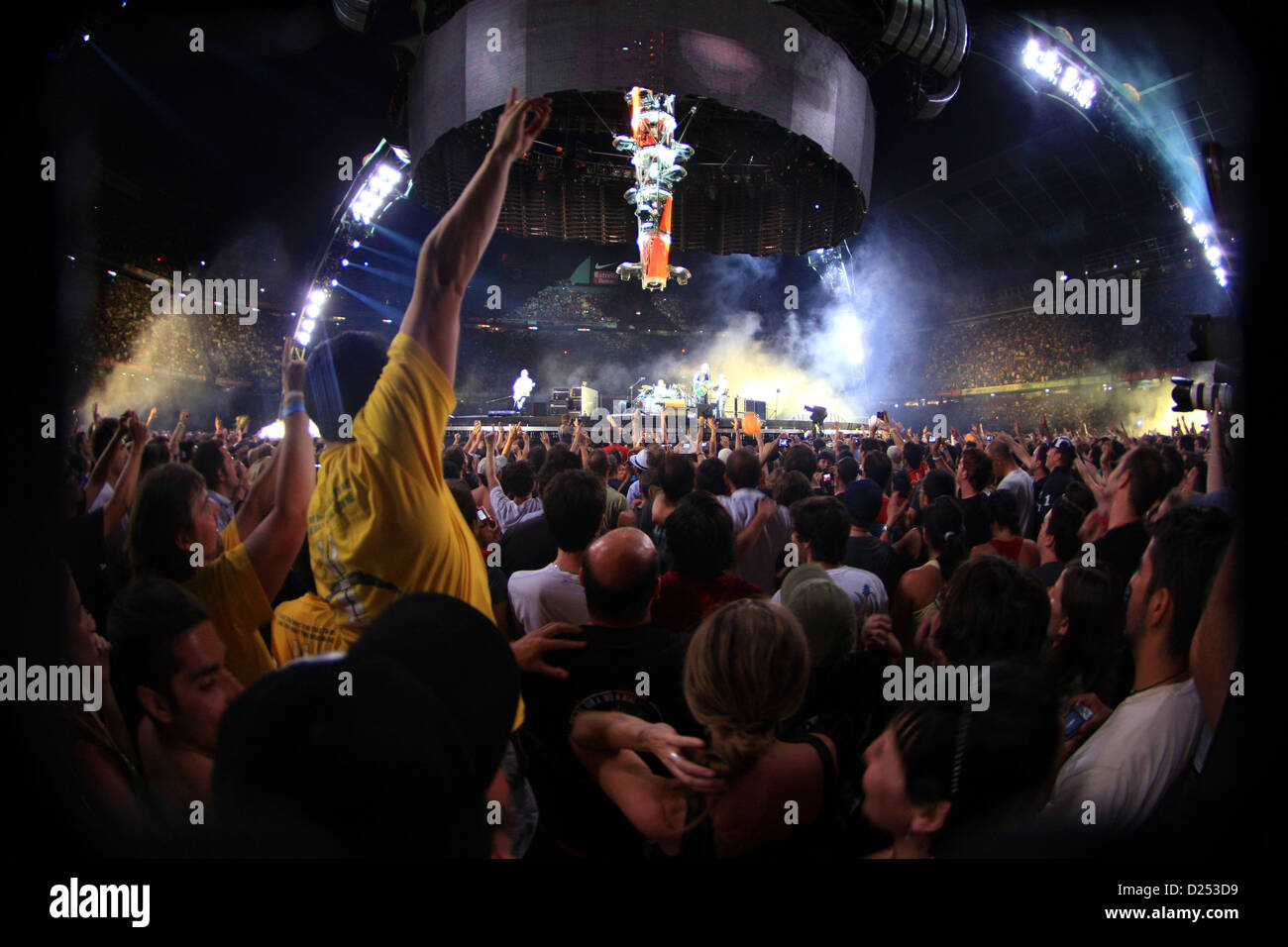 U2 concert live hi-res stock photography and images - Alamy