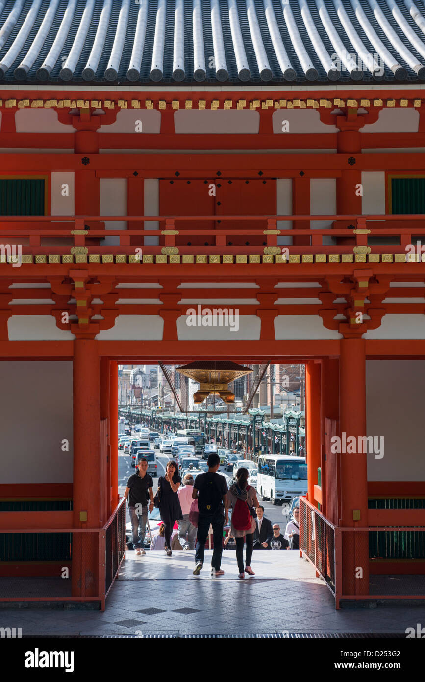 Main gate yasaka shrine hi-res stock photography and images - Alamy