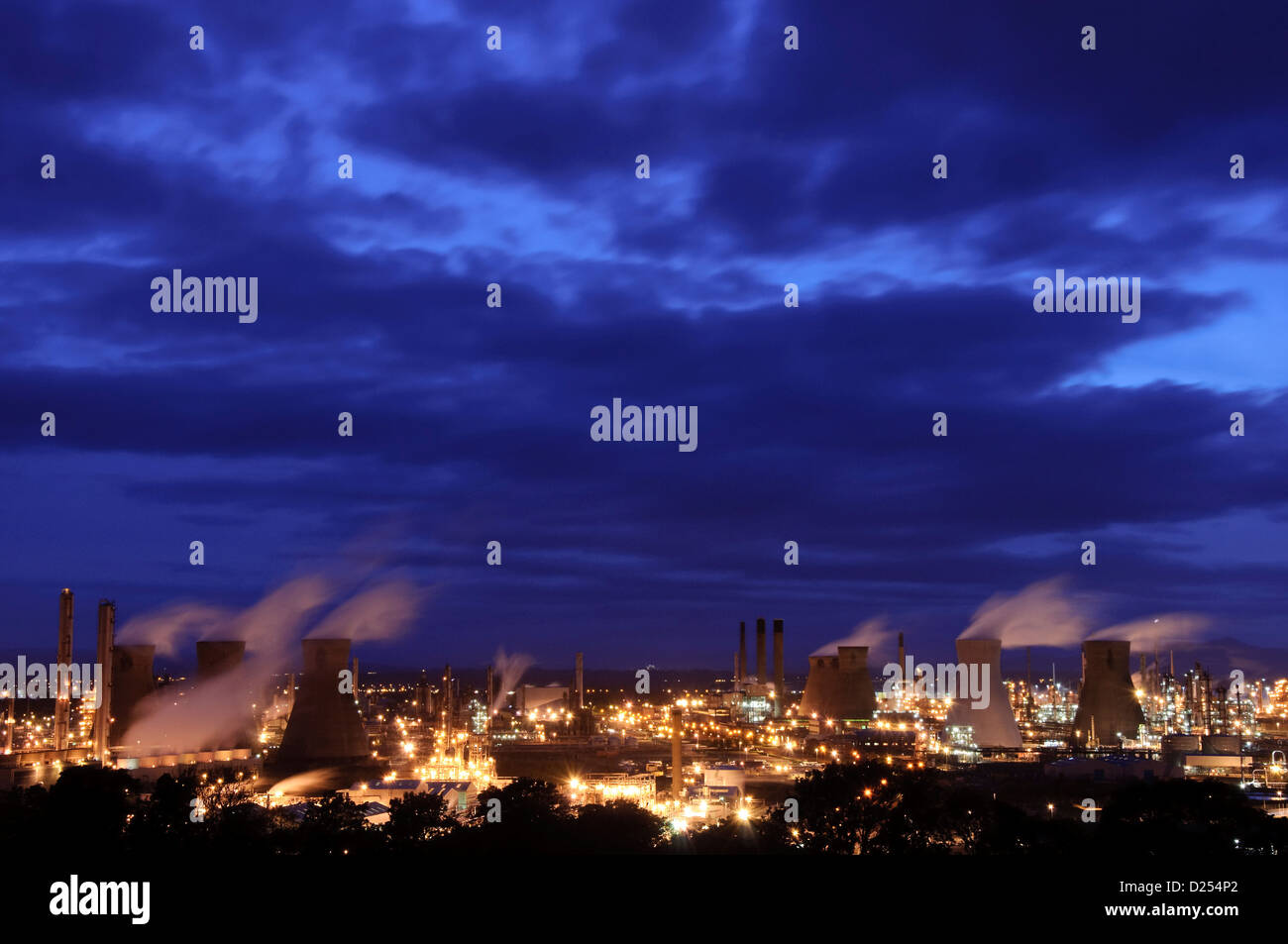 Grangemouth petrochemical complex hi-res stock photography and images ...