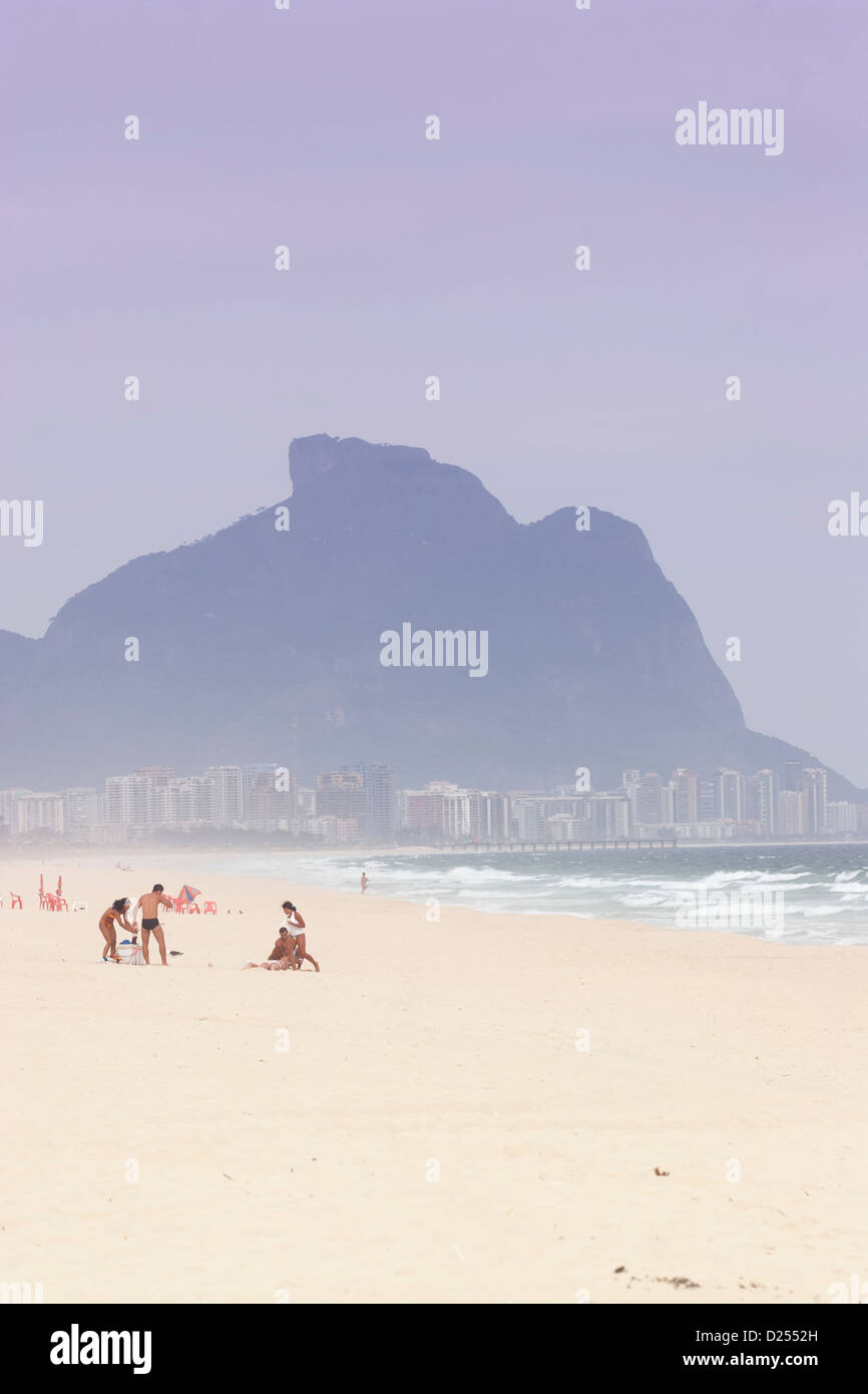 Barra da tijuca pontal hi-res stock photography and images - Alamy