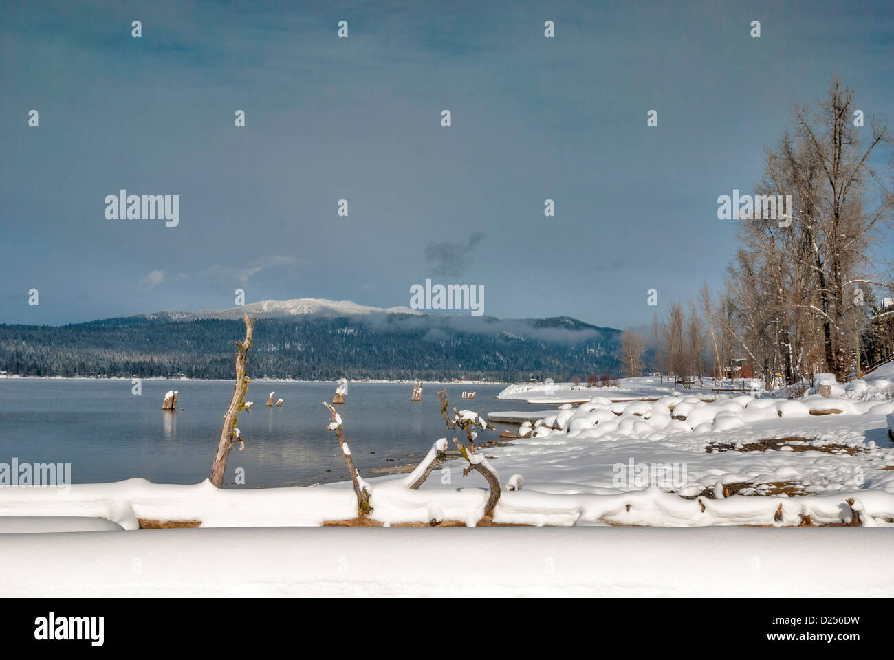 Mountain lake winter scene Stock Photo - Alamy