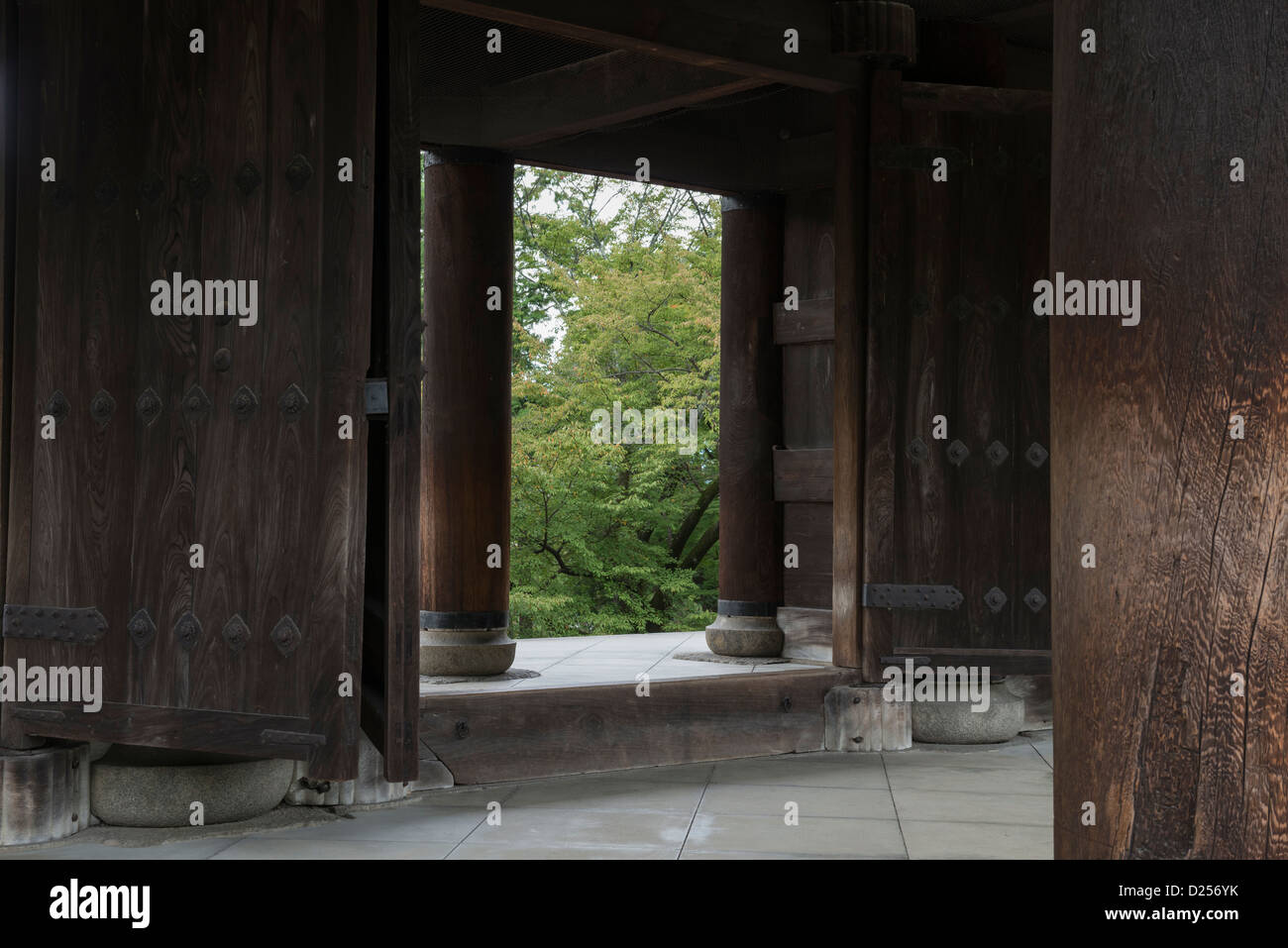 The Sanmon Entrance Gate to Nanzenji Temple, Kyoto Japan Stock Photo ...