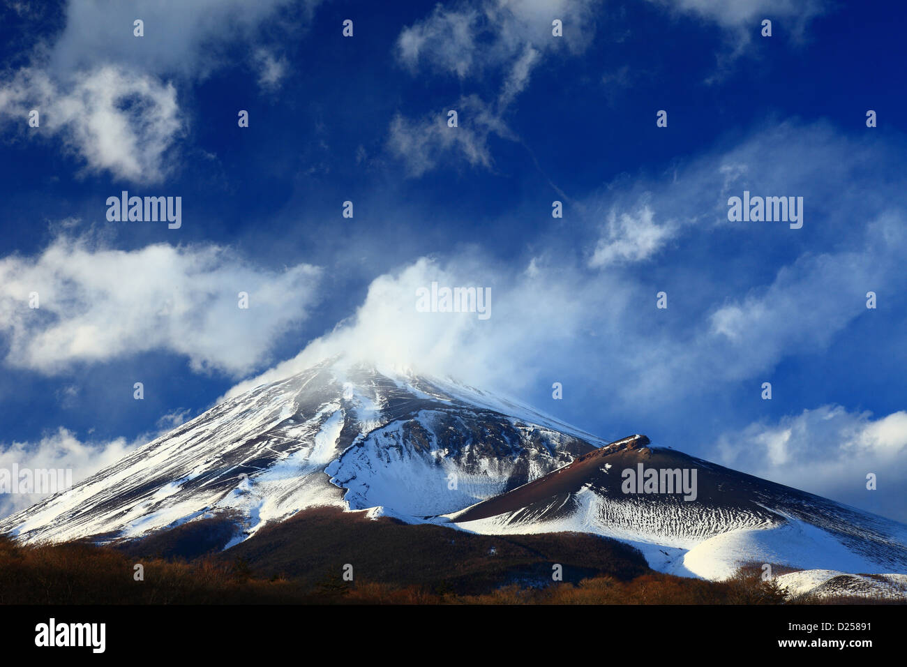 Mount Fuji seen from Susono, Shizuoka Prefecture Stock Photo - Alamy