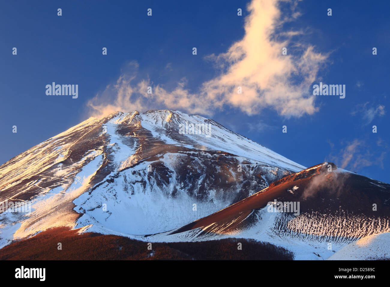 Mount Fuji seen from Susono, Shizuoka Prefecture Stock Photo - Alamy