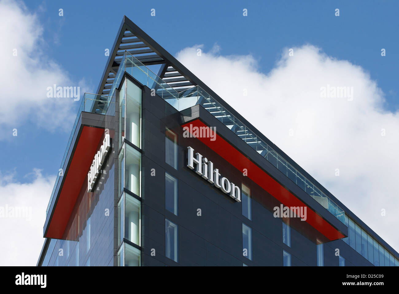 Hilton Hotel Wembley, Wembley, United Kingdom. Architect: Manser ...