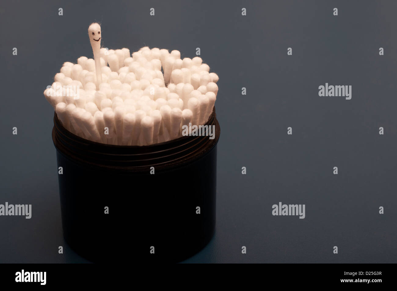 Q tips hi-res stock photography and images - Alamy