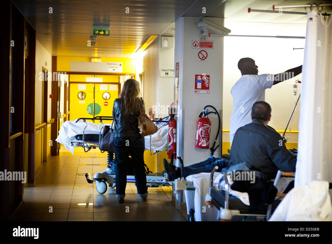 Family emergency hospital hi-res stock photography and images - Alamy