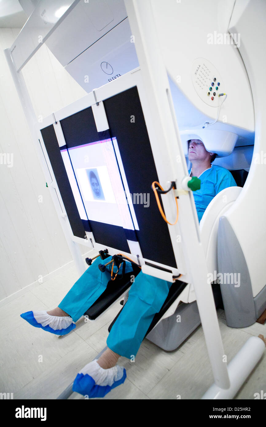 Magnetoencephalography hi-res stock photography and images - Alamy