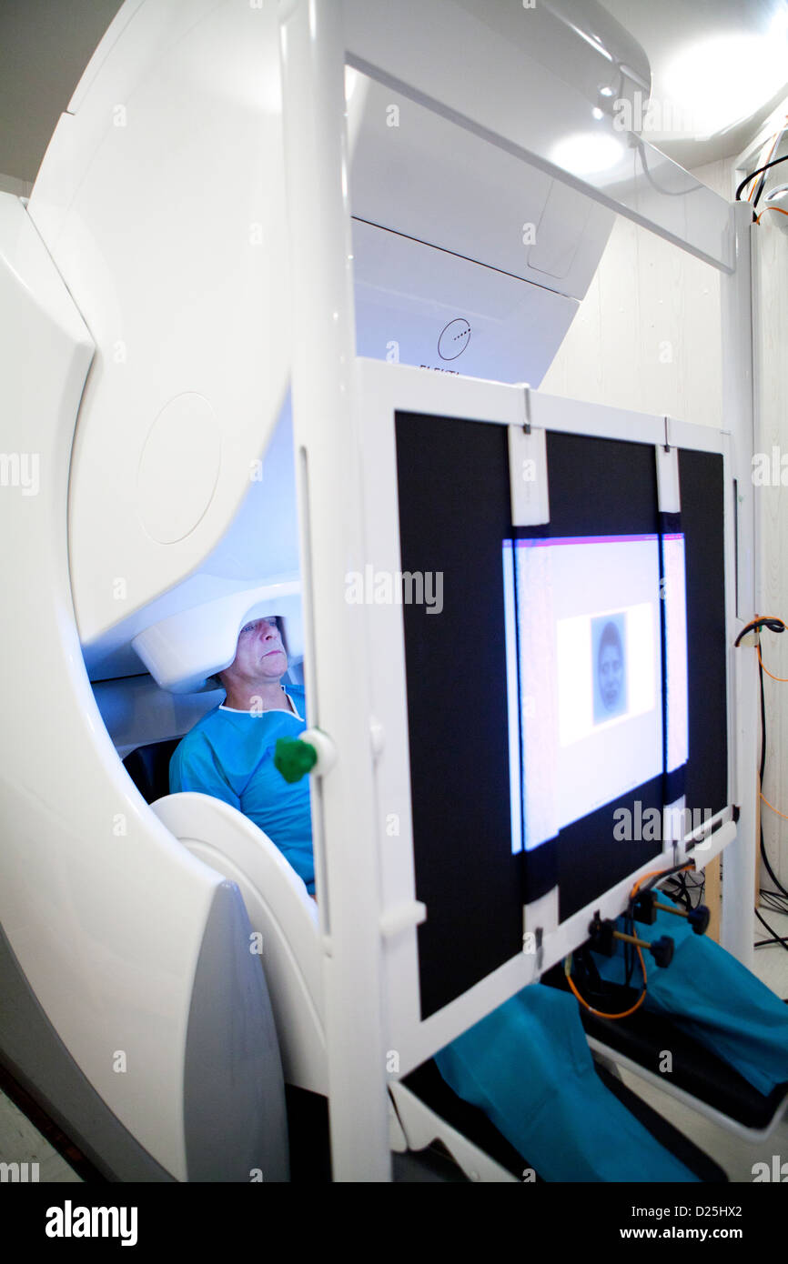 Magnetoencephalography hi-res stock photography and images - Alamy