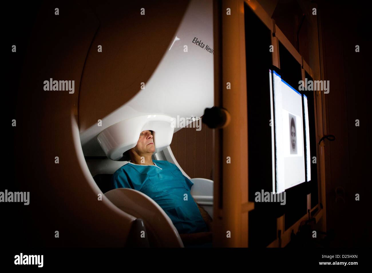 Magnetoencephalography brain hi-res stock photography and images - Alamy