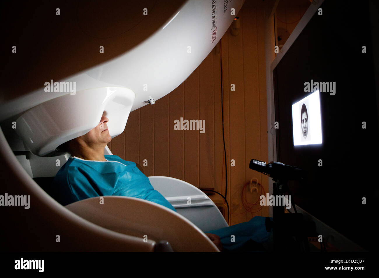 Magnetoencephalography hi-res stock photography and images - Alamy