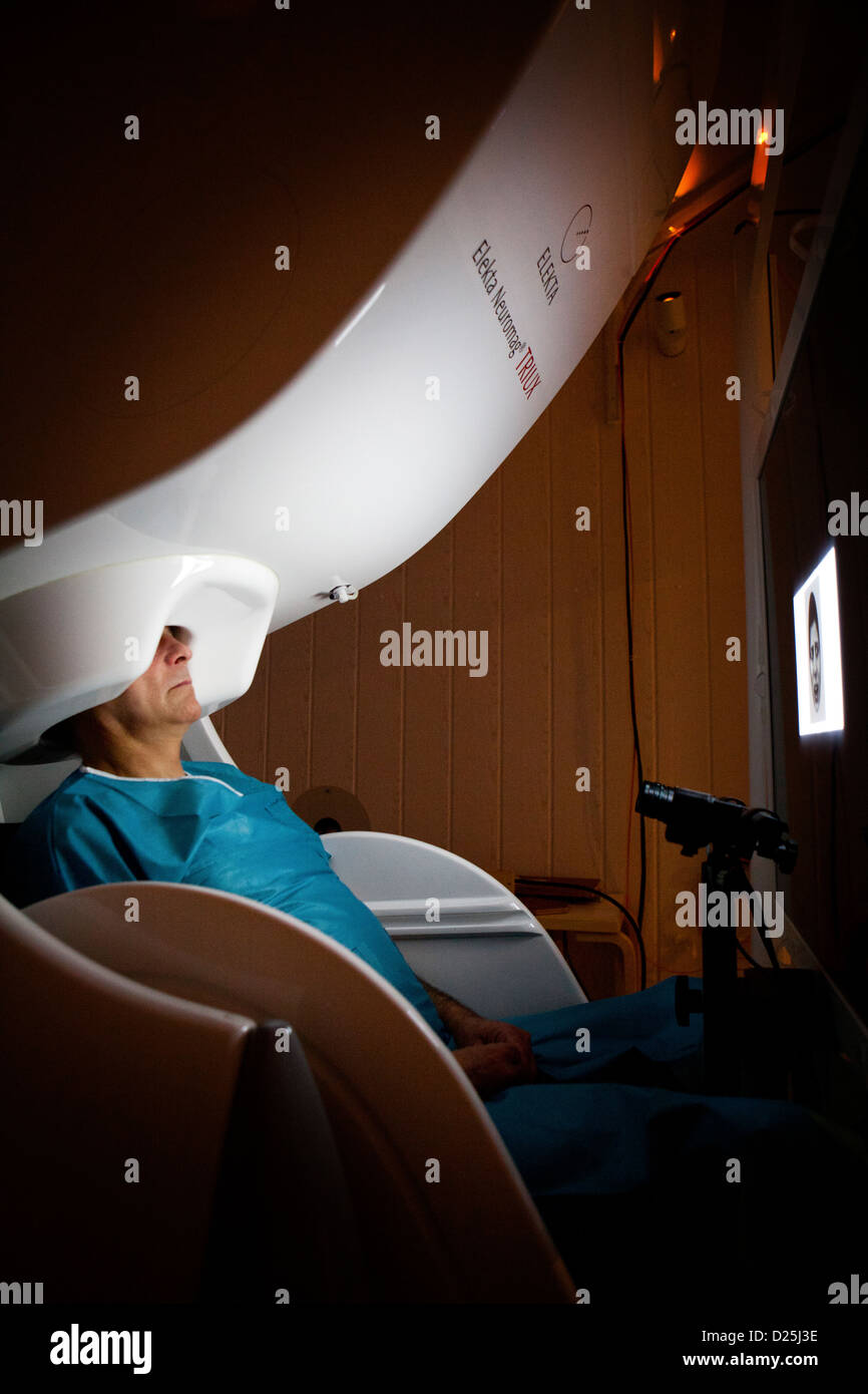 Magneto encephalography hi-res stock photography and images - Alamy