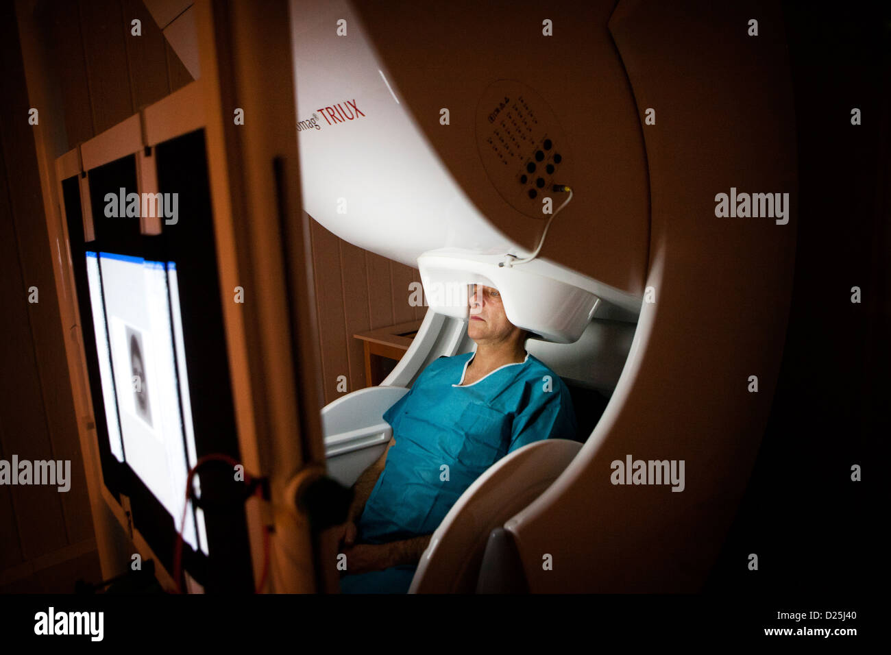 Magnetoencephalography hi-res stock photography and images - Alamy