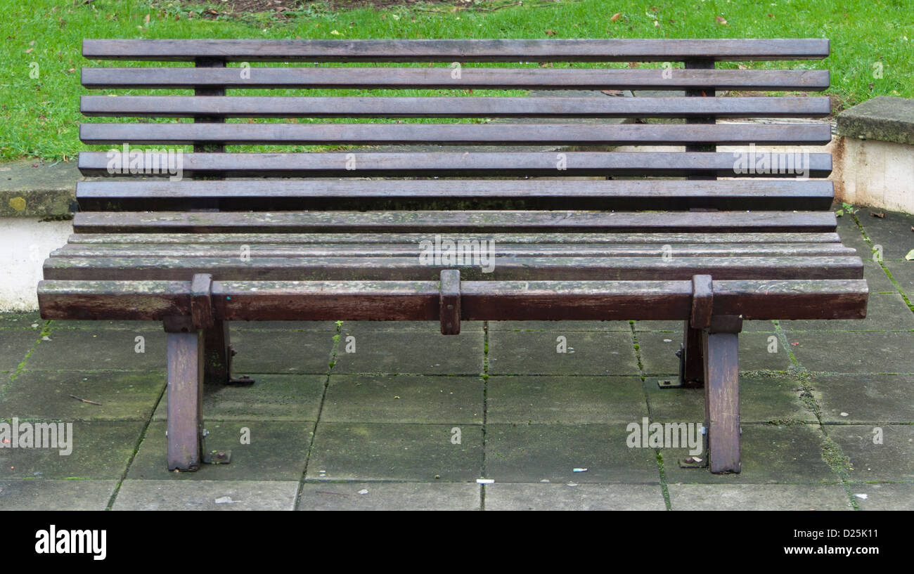 Empty wooden bench in a park Stock Photo - Alamy
