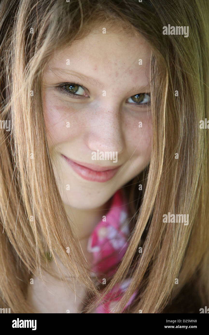portrait Front view Head shot Head shots Portait Portraits alone ...