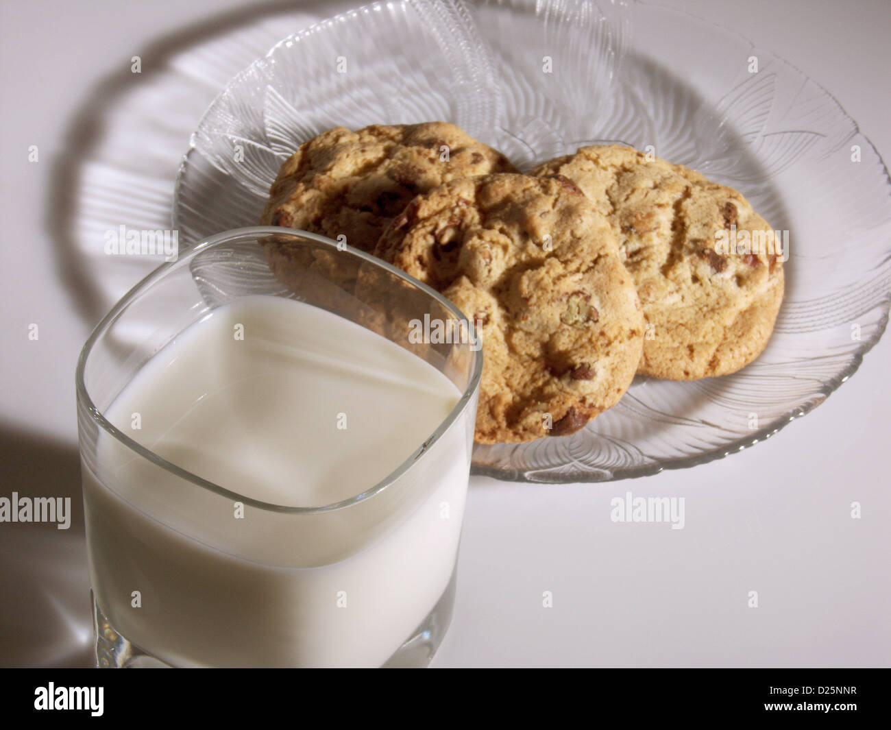 Milk and cookies Stock Photo - Alamy