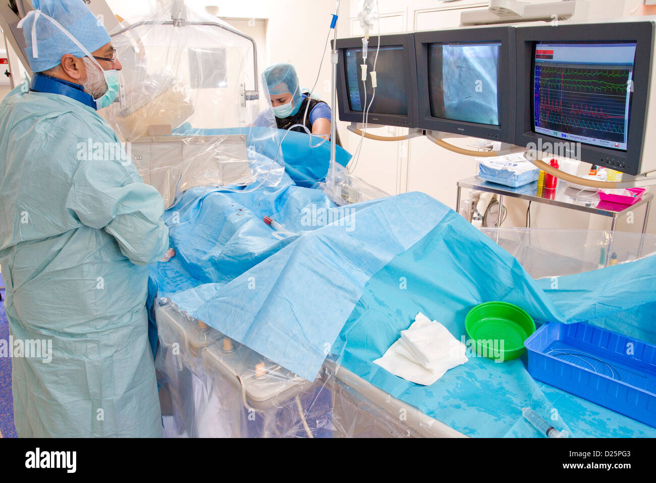 Coronary angiography hi-res stock photography and images - Alamy