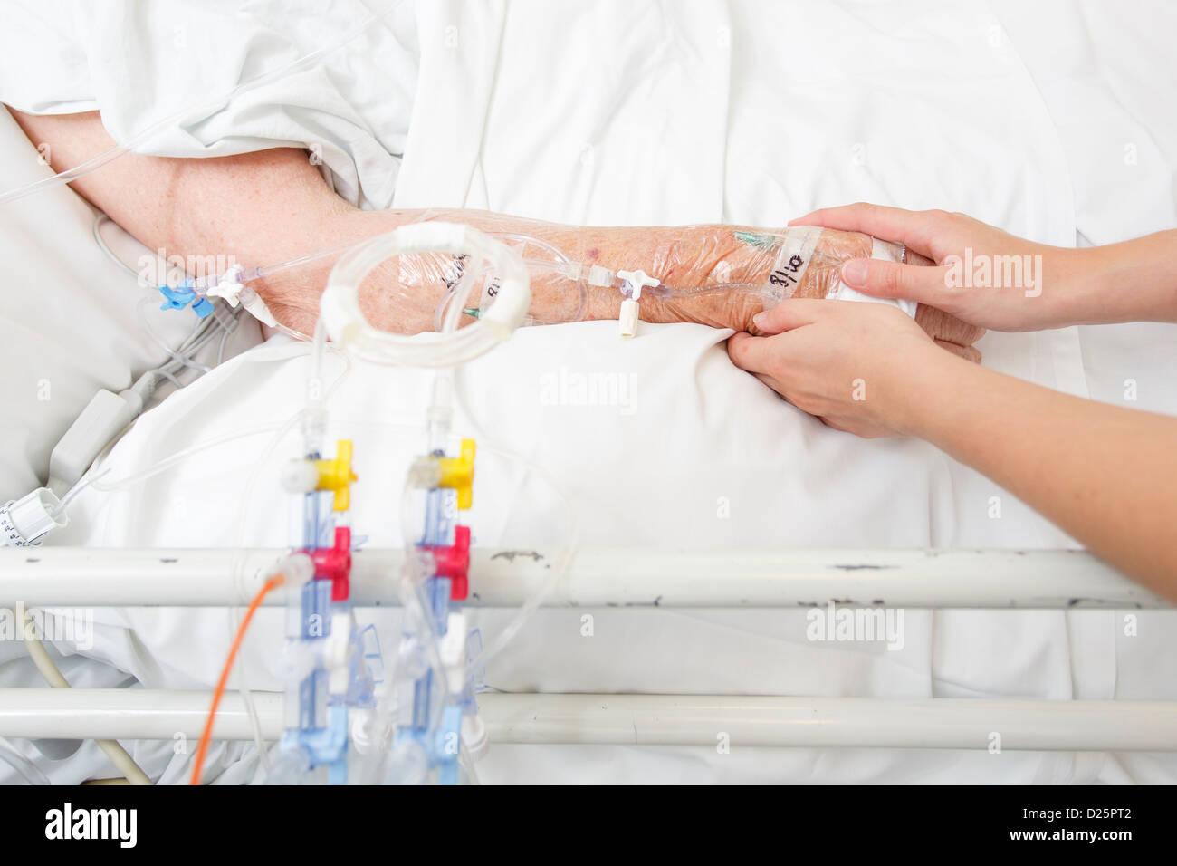 Icu patient hi-res stock photography and images - Alamy