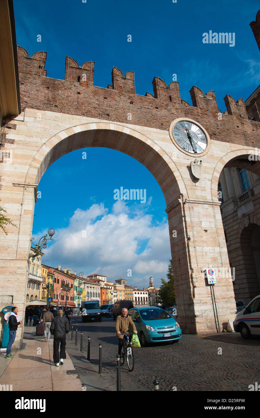 Gates of the bra verona hi-res stock photography and images - Alamy