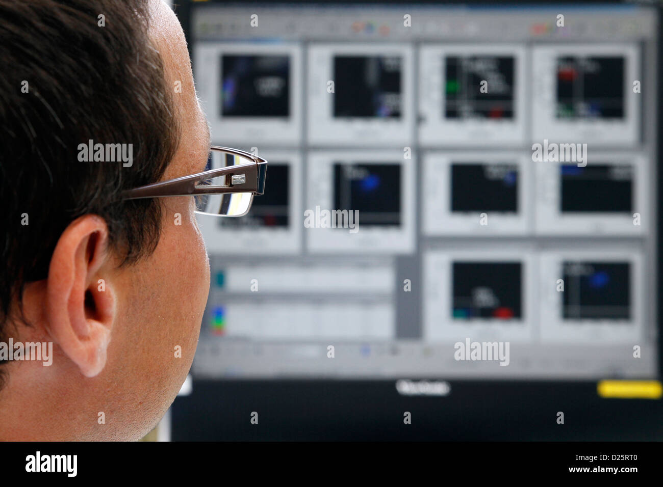 Flow cytometry hi-res stock photography and images - Alamy