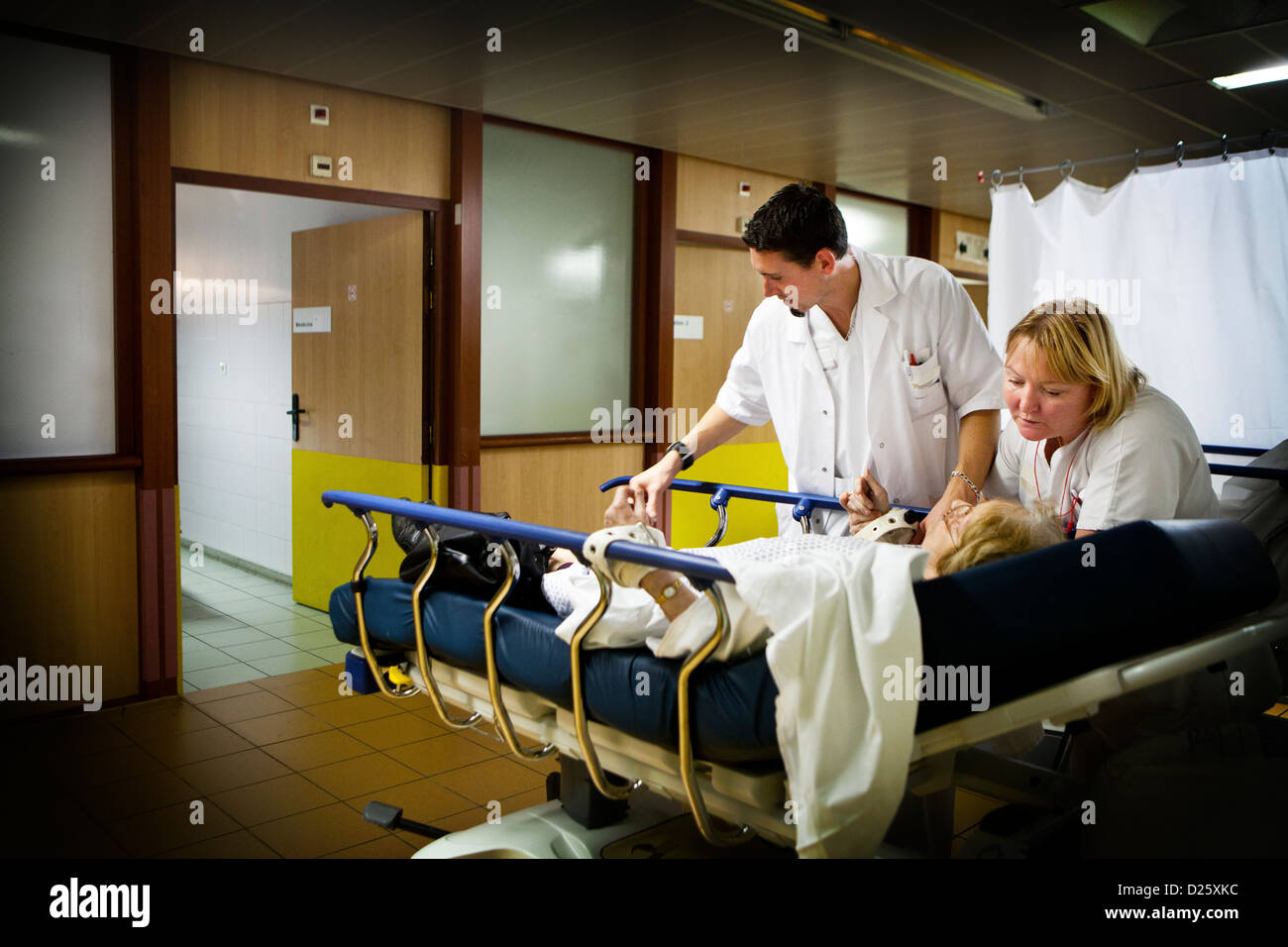 Restraint hospital hi-res stock photography and images - Alamy