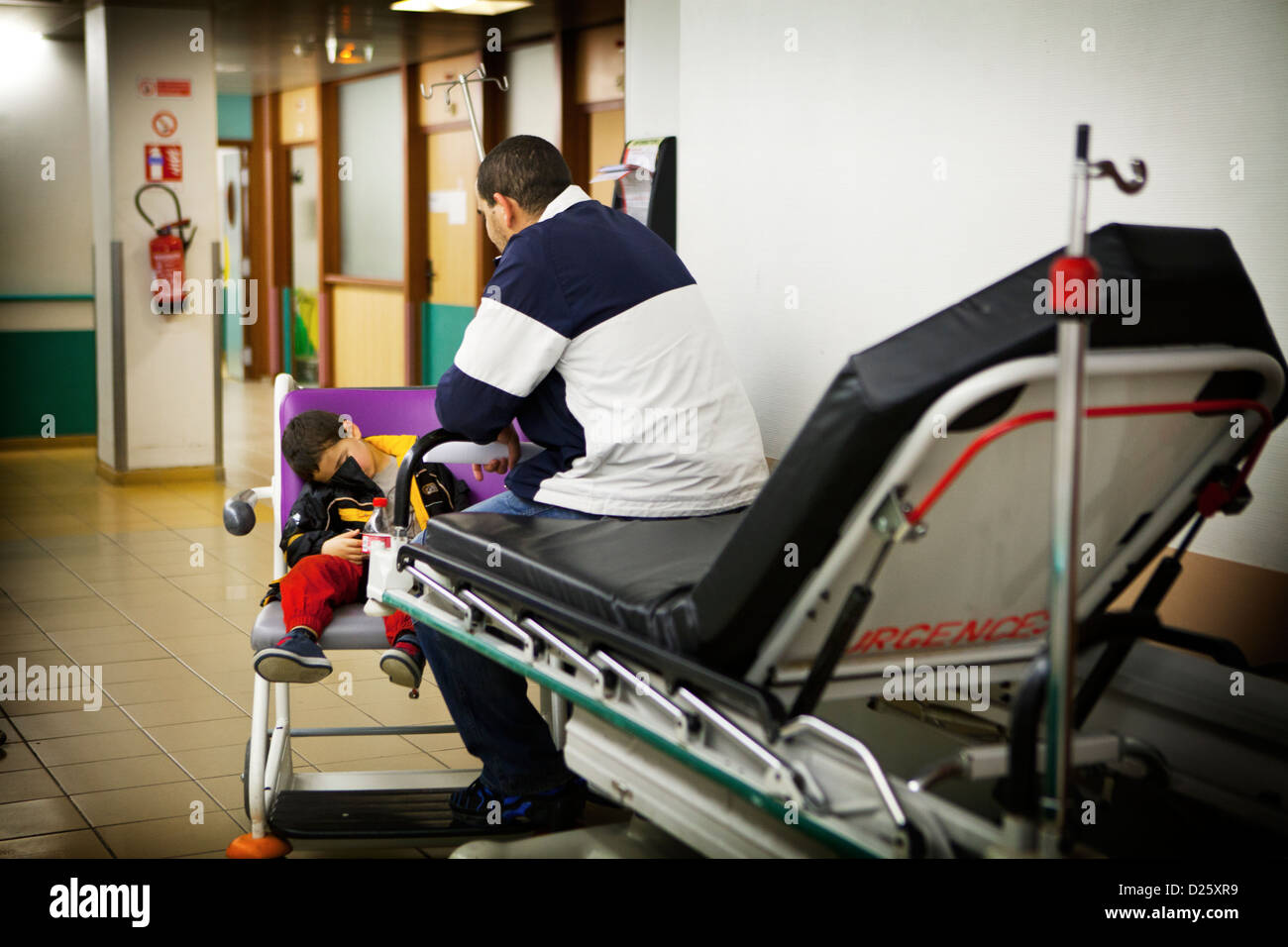 Hospital emergency department hi-res stock photography and images - Alamy