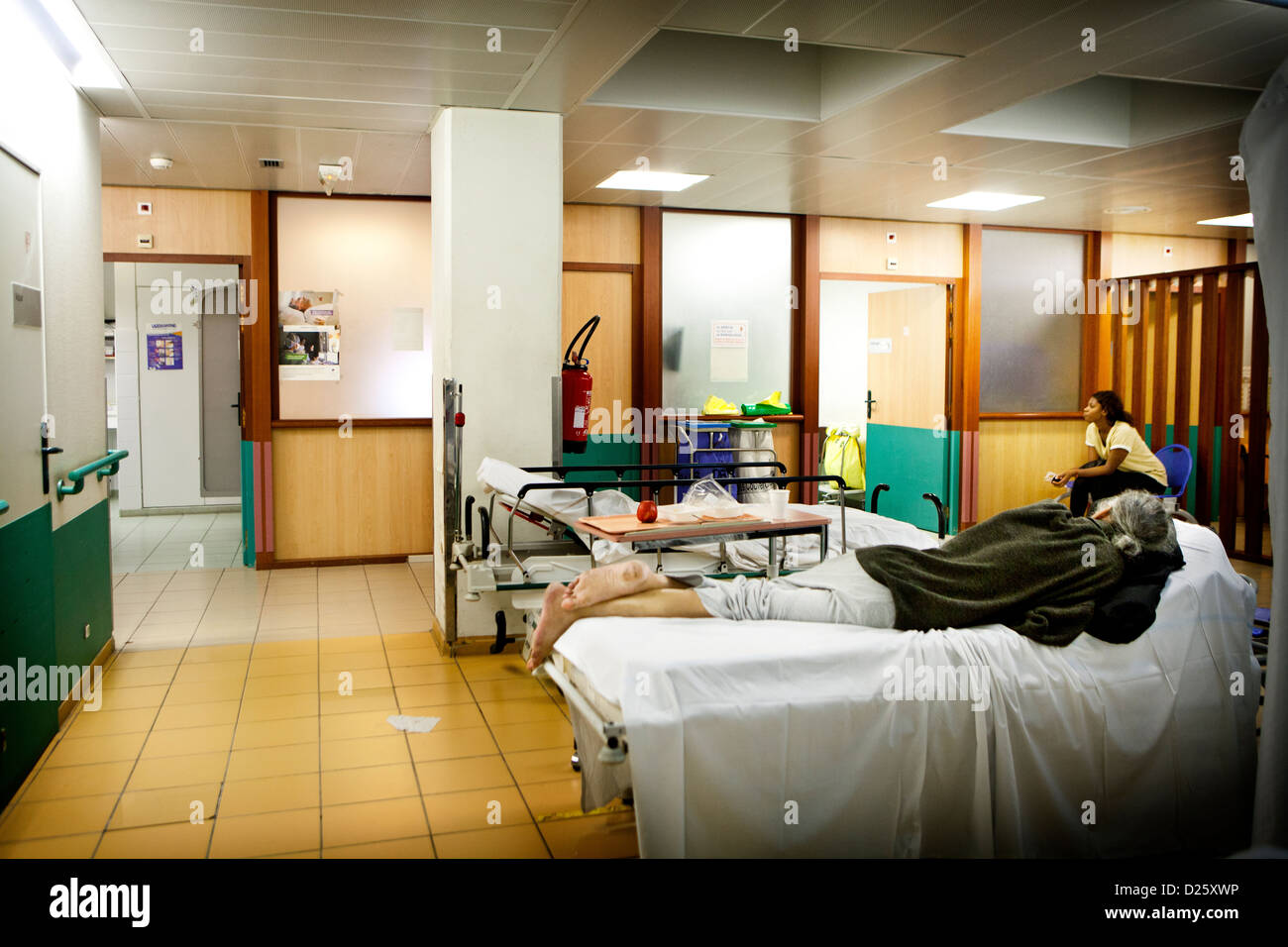 Waiting room hospital night hi-res stock photography and images - Alamy
