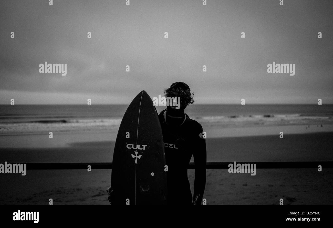 Saltburn by the sea surfing hi-res stock photography and images - Alamy