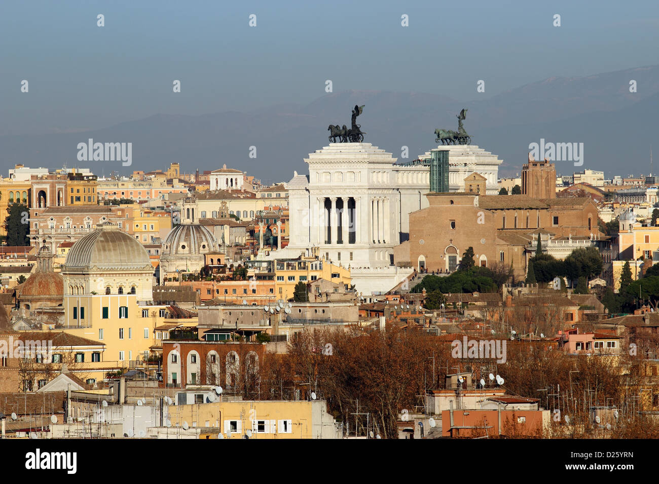 Downtown of rome hi-res stock photography and images - Alamy