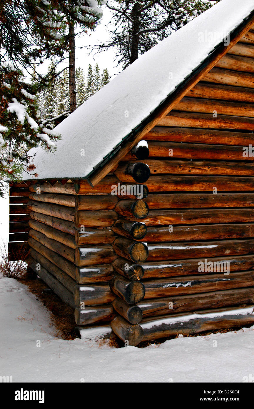 Log building 2 hi-res stock photography and images - Alamy