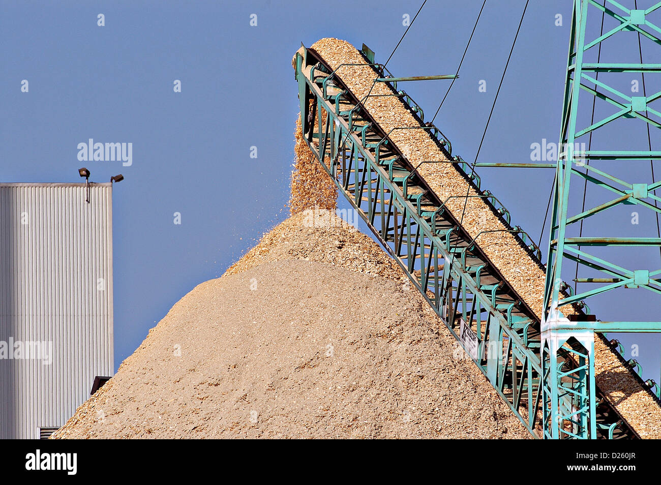 Wood pulp paper hi-res stock photography and images - Alamy