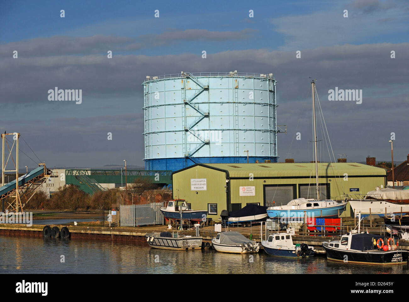 Full gas cyclinder hi-res stock photography and images - Alamy