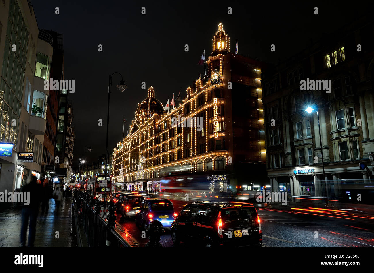 Harrods facade hi-res stock photography and images - Alamy