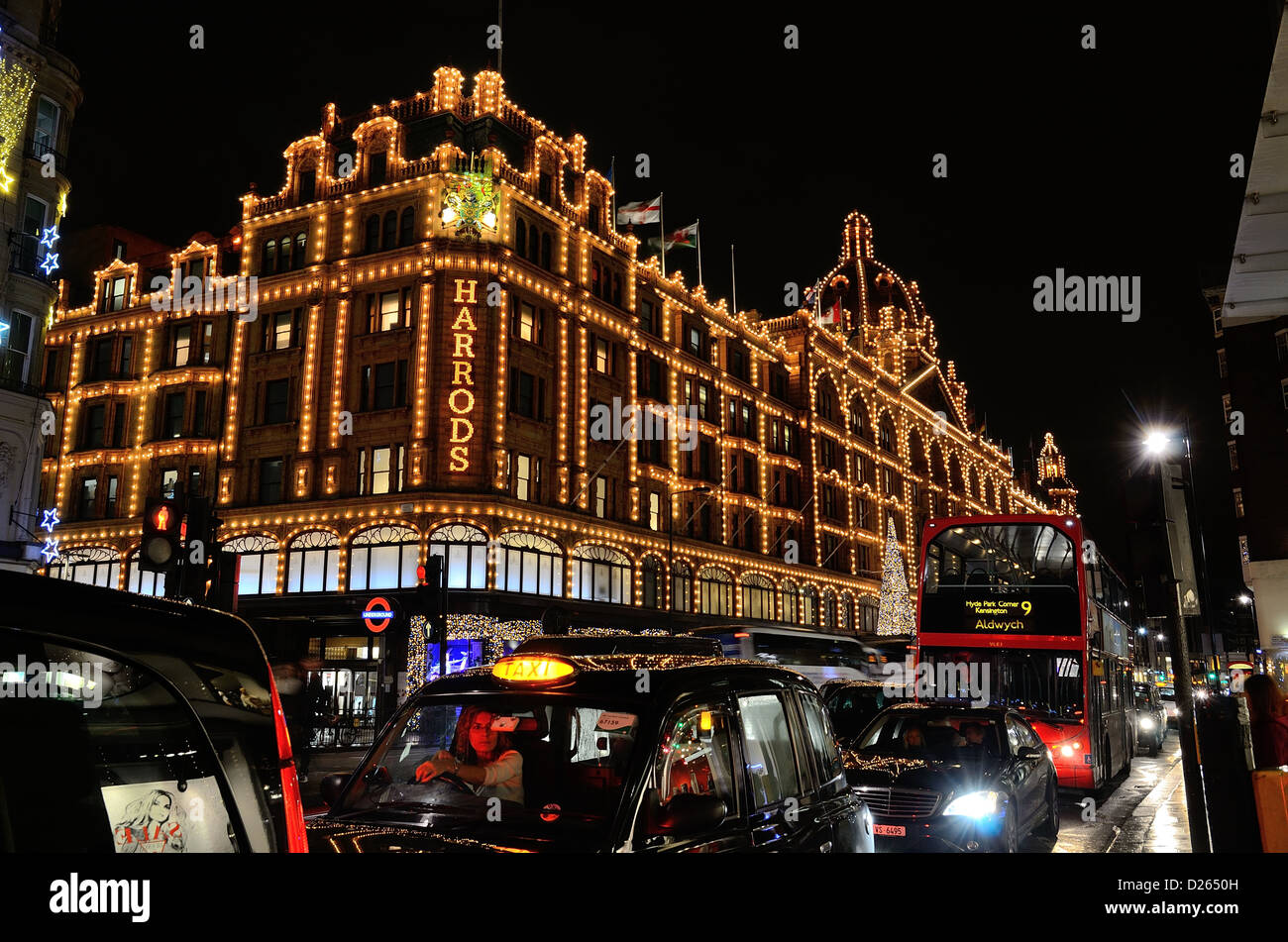 Harrods shop front hi-res stock photography and images - Alamy