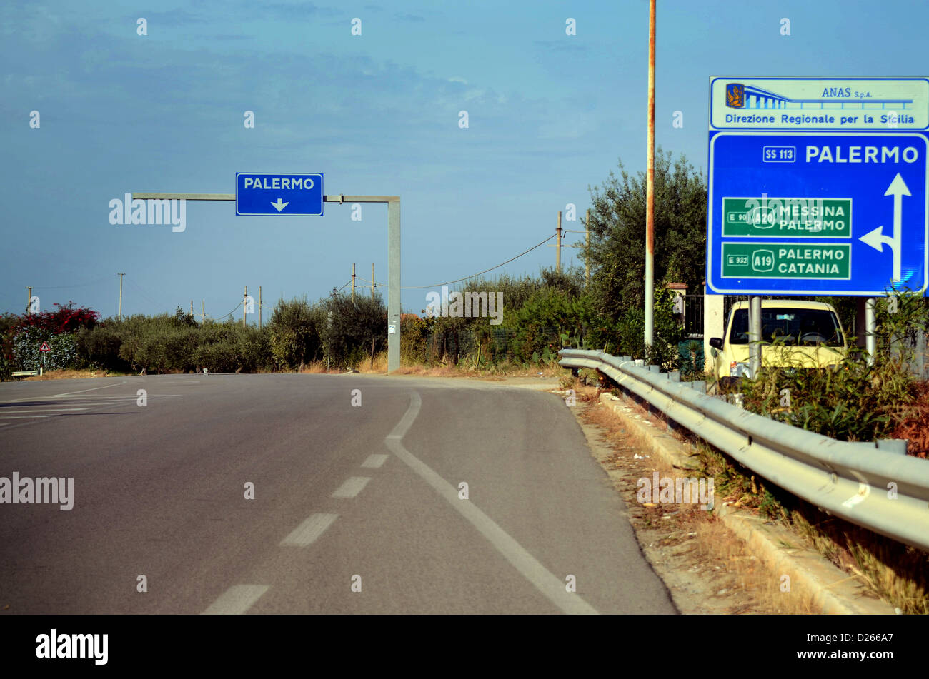 Palermo Sicily road sign Stock Photo - Alamy