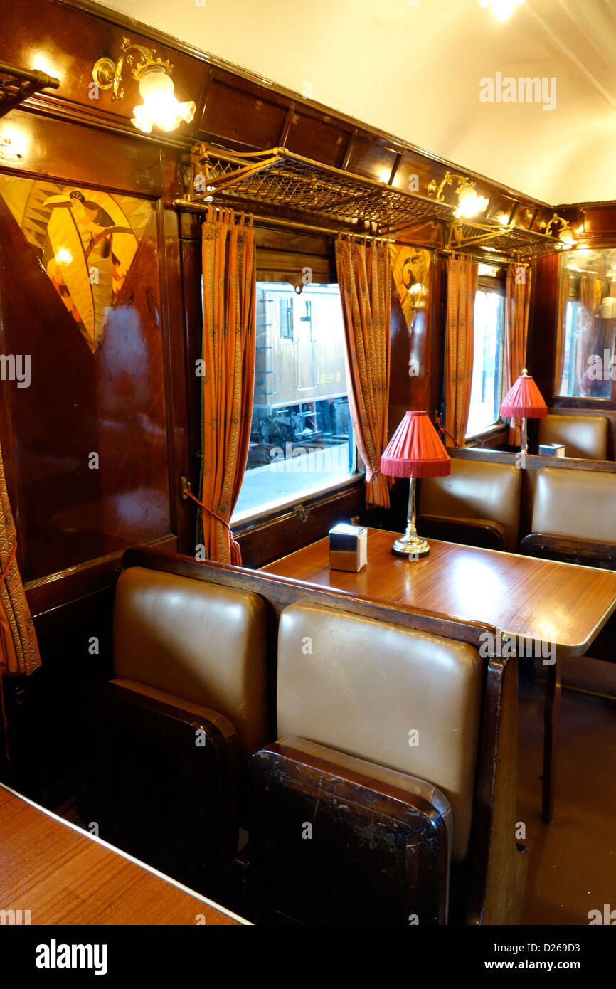 museo ferrocarril madrid train museum antique old vintage historic cafe ...