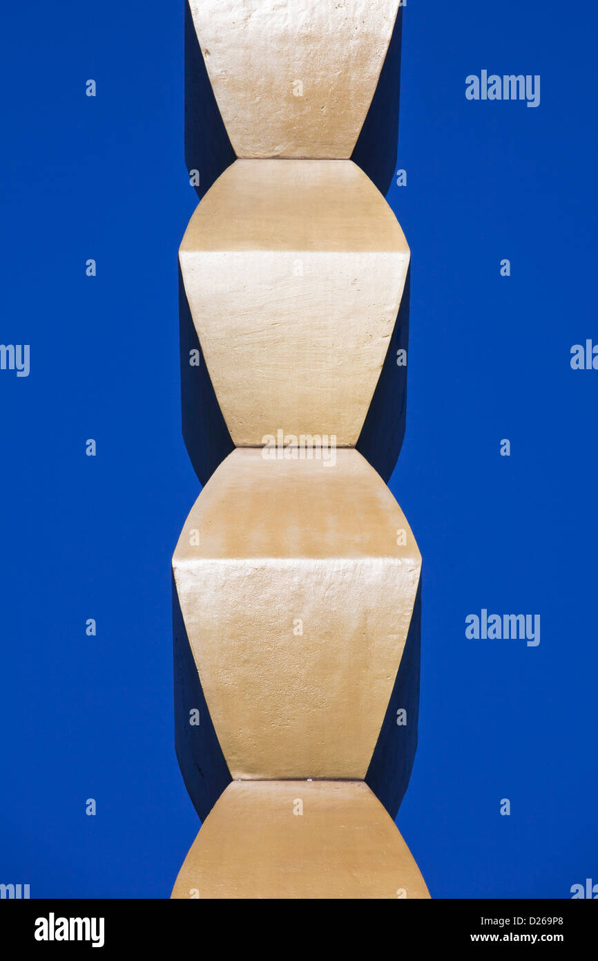 Constantin Brancusi Endless Column