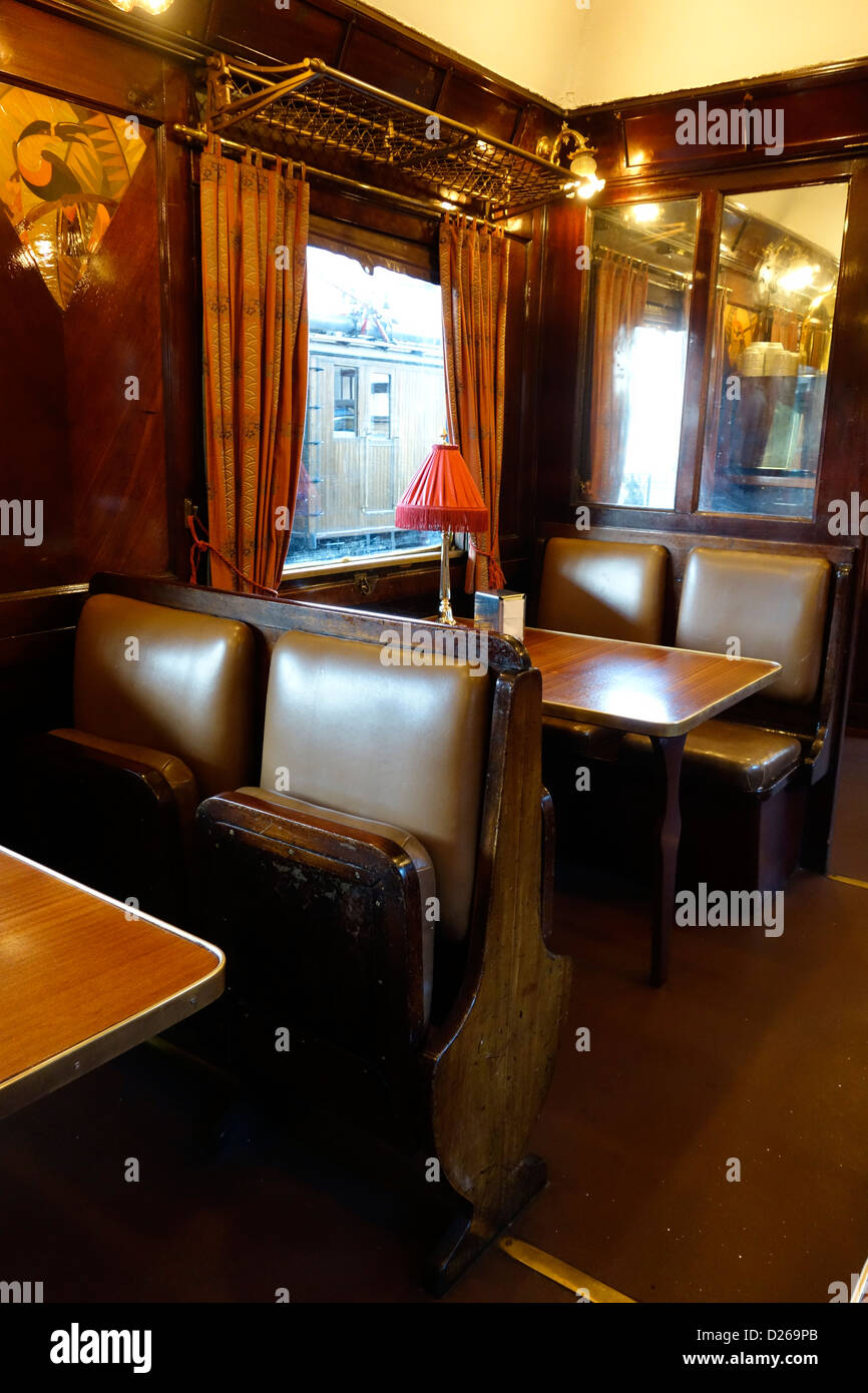 museo ferrocarril madrid train museum antique old vintage historic cafe ...