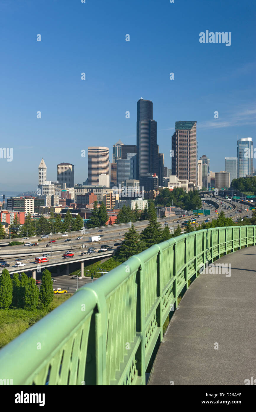 DOWNTOWN SKYLINE SEATTLE FROM BEACON HILL WASHINGTON STATE USA Stock ...