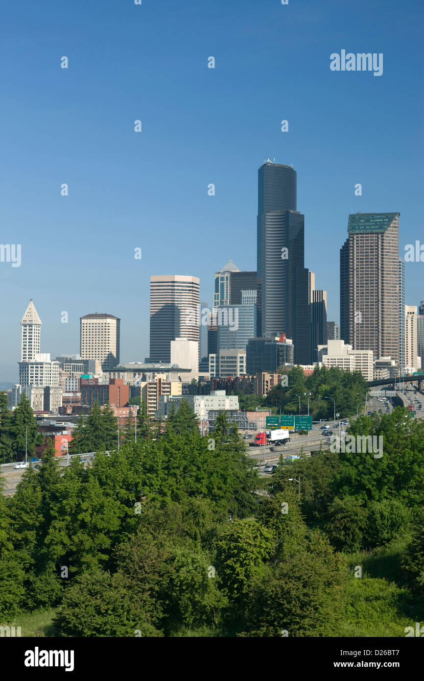 DOWNTOWN SKYLINE SEATTLE FROM BEACON HILL WASHINGTON STATE USA Stock ...
